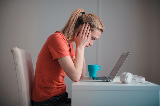 How to Write a Critical Precis? Short Guideline from Experts